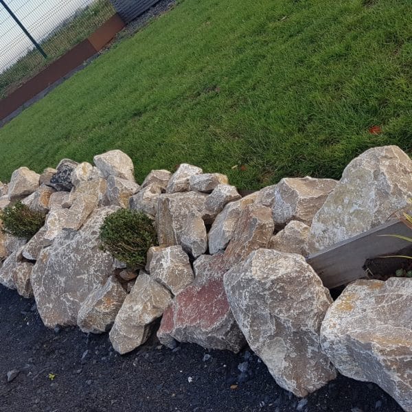 Roche et pierre, roche anti-passage, bloc ardoisier, dalle ardoise, gabion